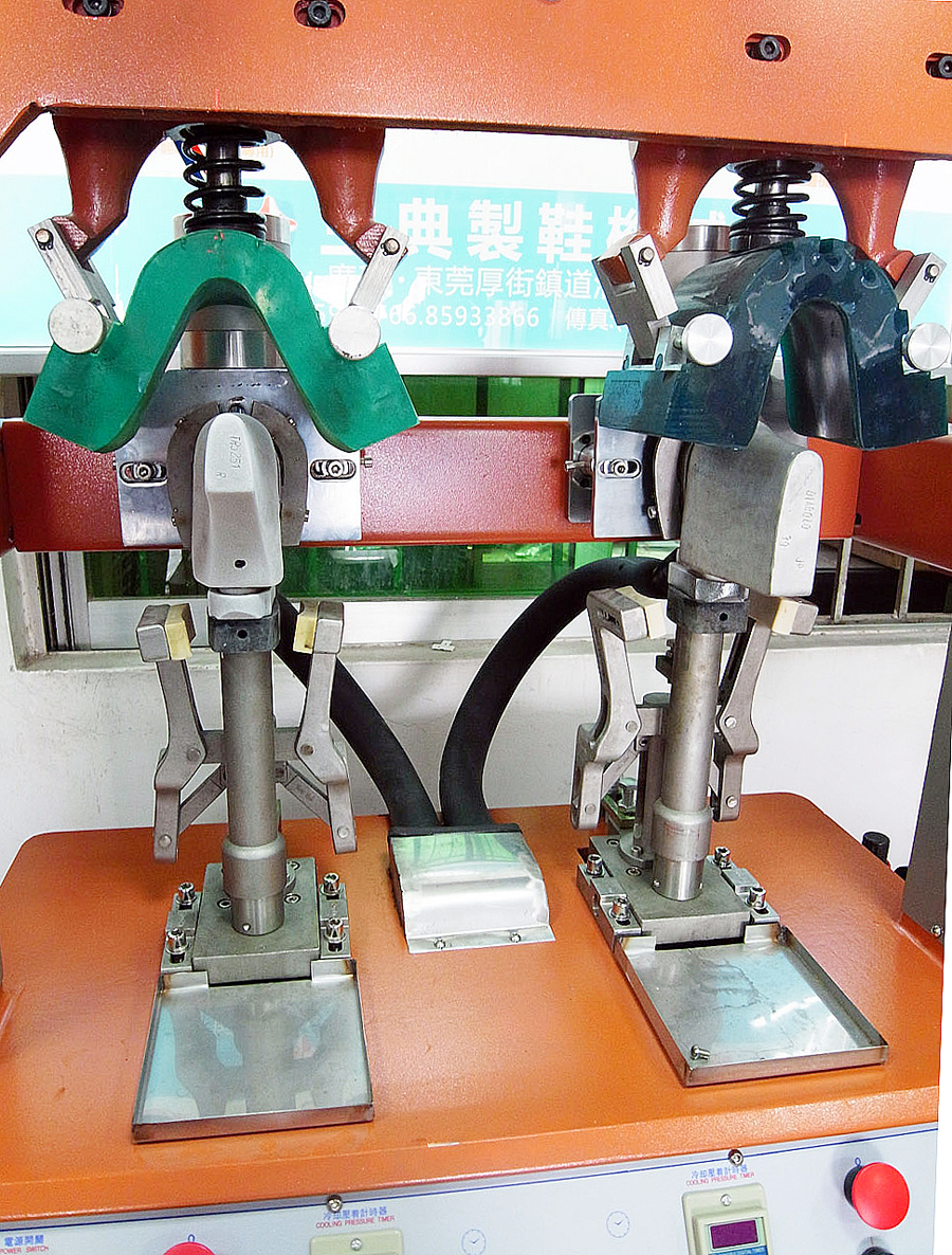 Back Part Molding Machine - Elitech Shoe Making Machines | Shoe Machines