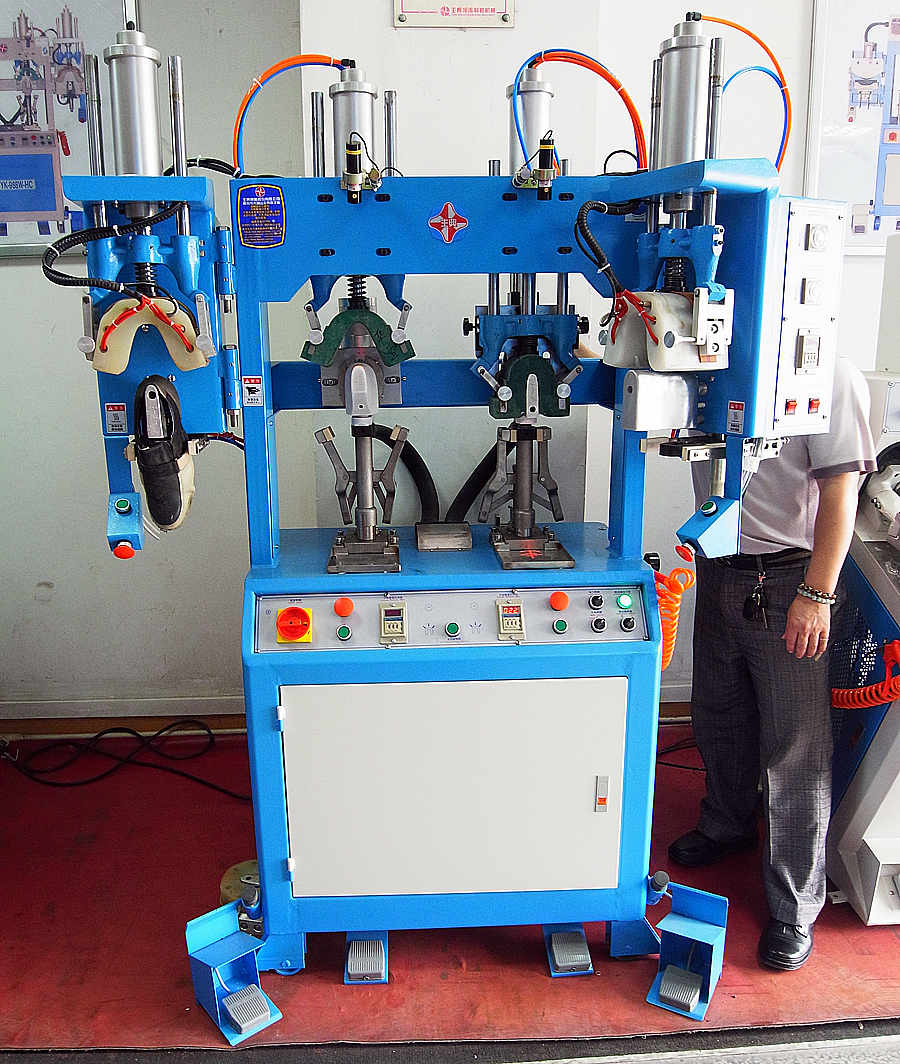 Back Part Molding Machine - Elitech Shoe Making Machines | Shoe Machines