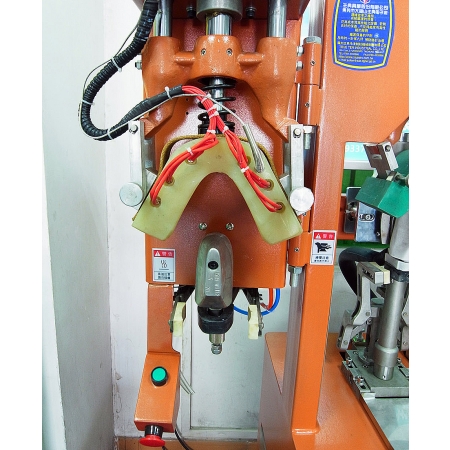 Back Part Molding Machine - Elitech Shoe Making Machines | Shoe Machines